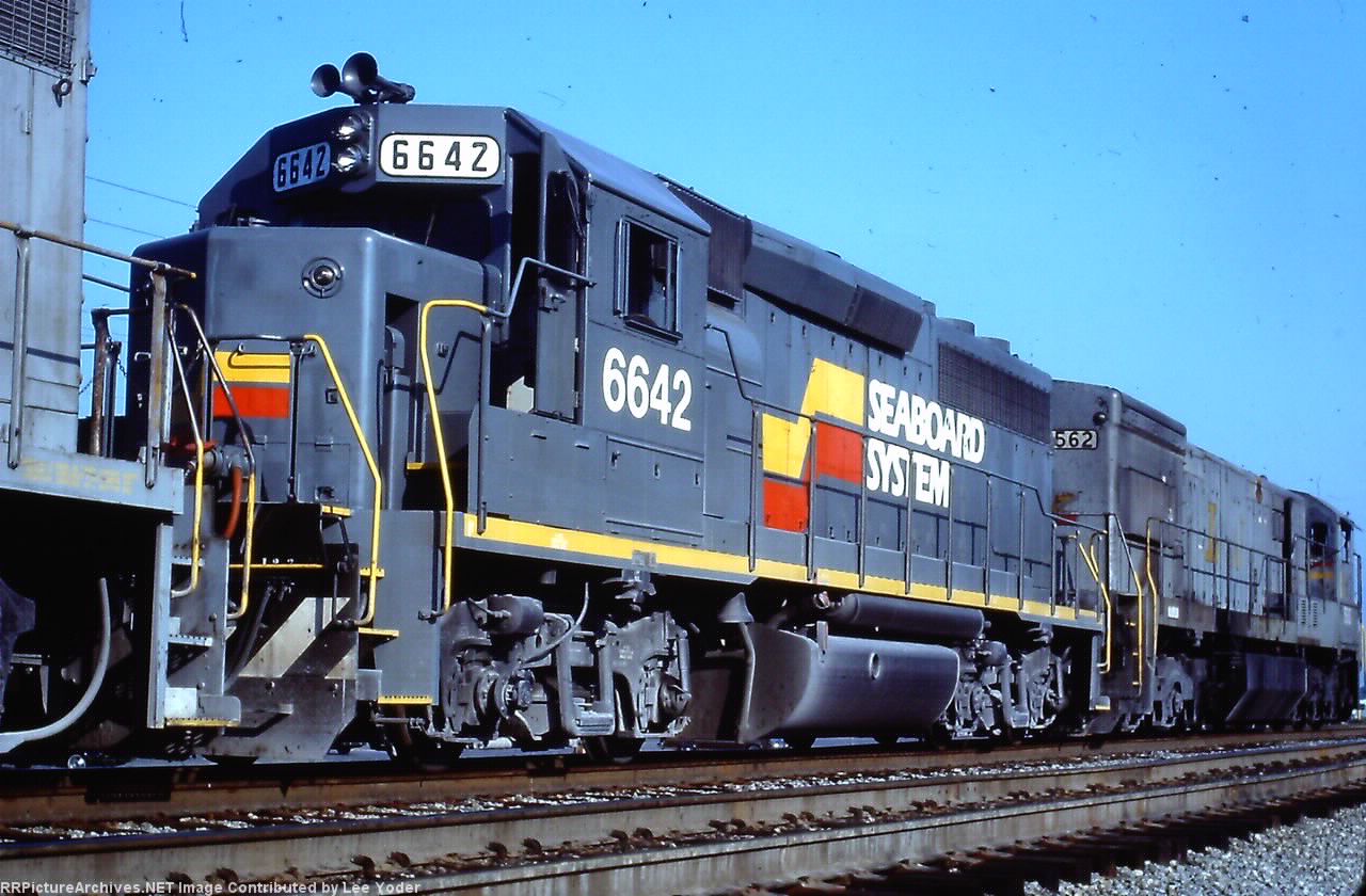 SBD 6642 GP40-2